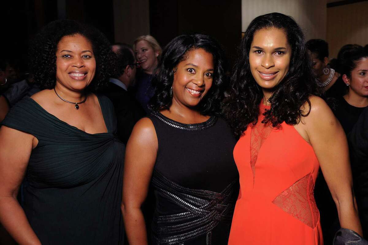 Art gala raises $300,000 for TSU's museum