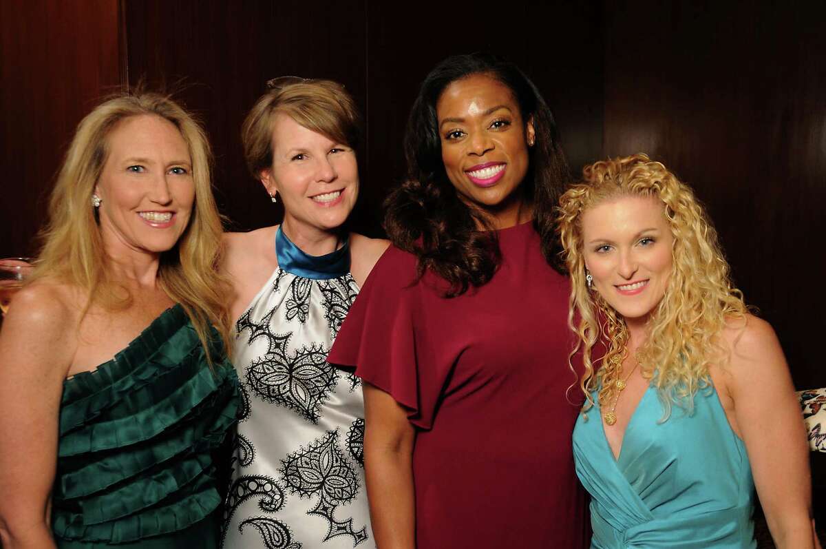 Art gala raises $300,000 for TSU's museum