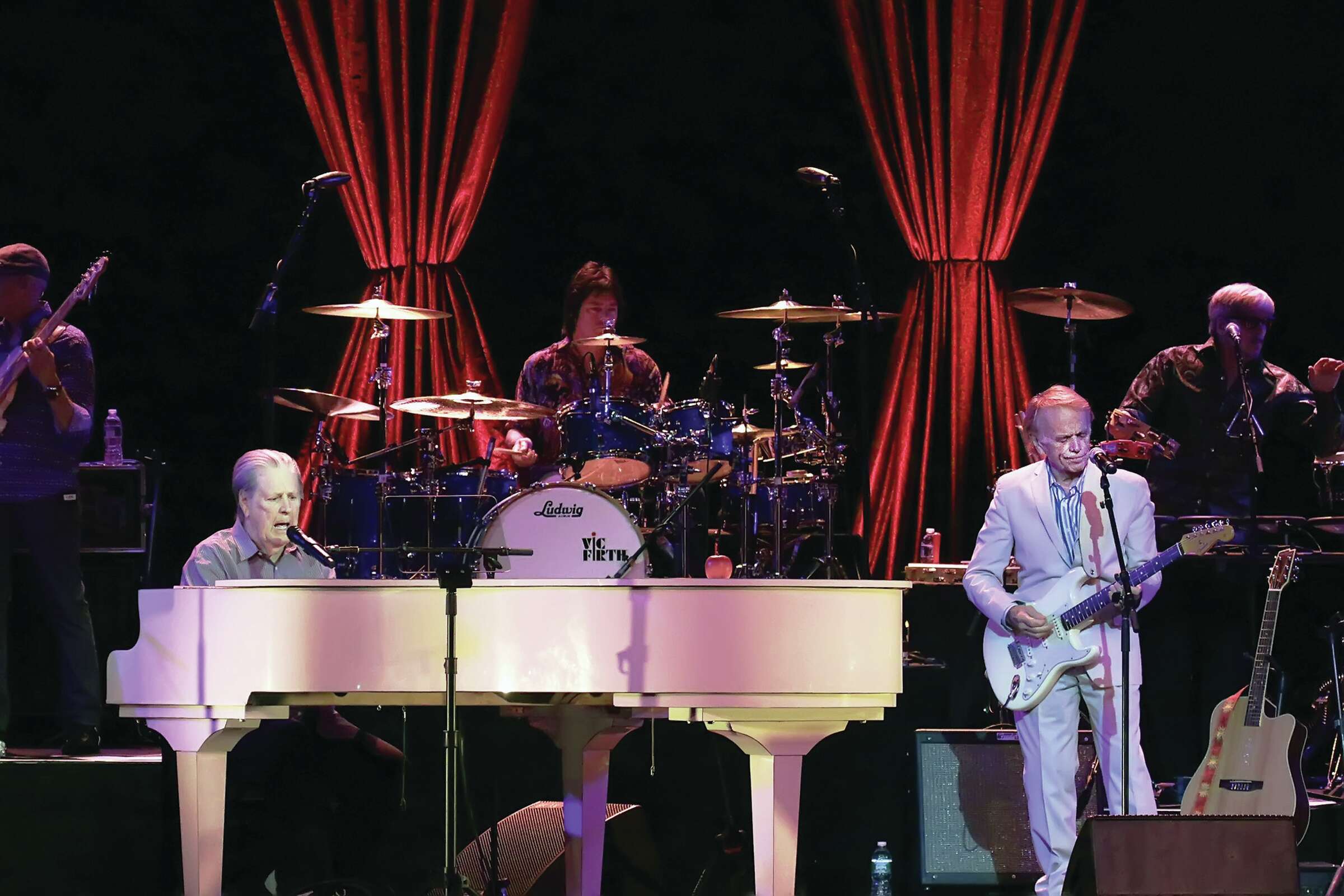 Beach Boys Brian Wilson, Al Jardine to play Tanglewood