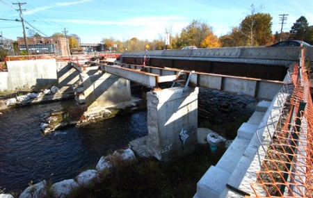 Work to resume on New Canaan bridge