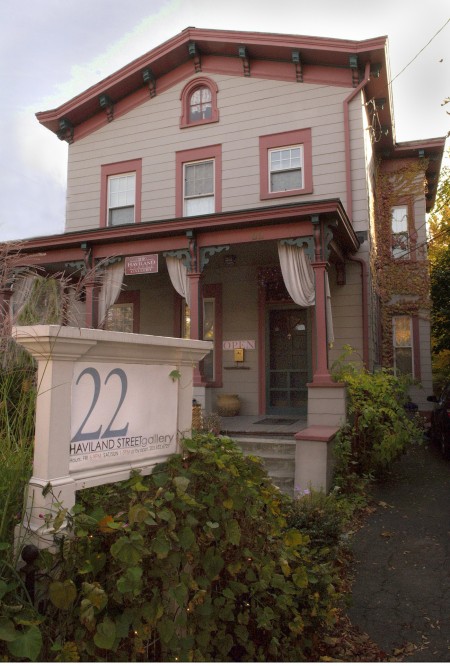 22 Haviland: At home in the gallery