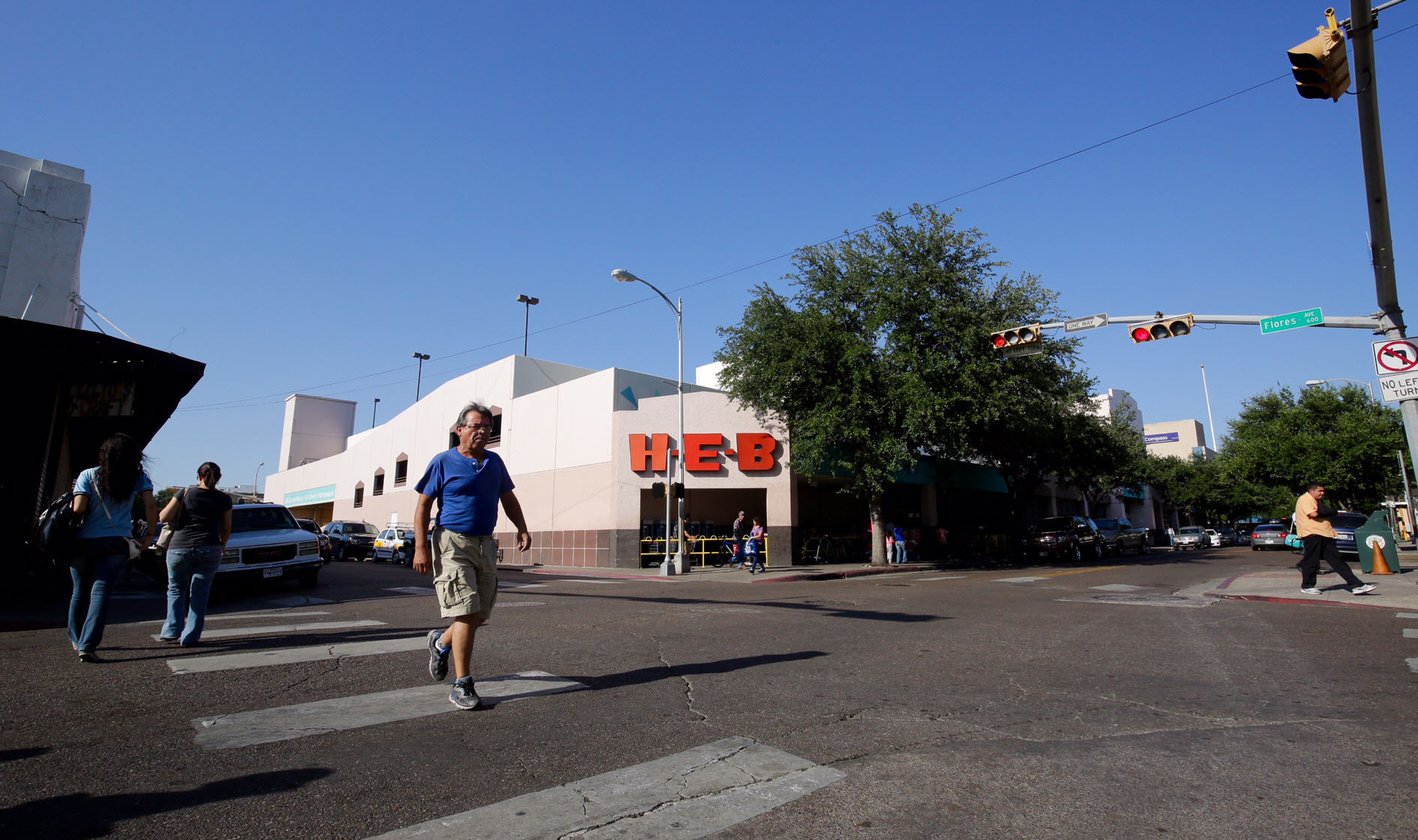H-E-B to close store in downtown Laredo despite outcry from officials