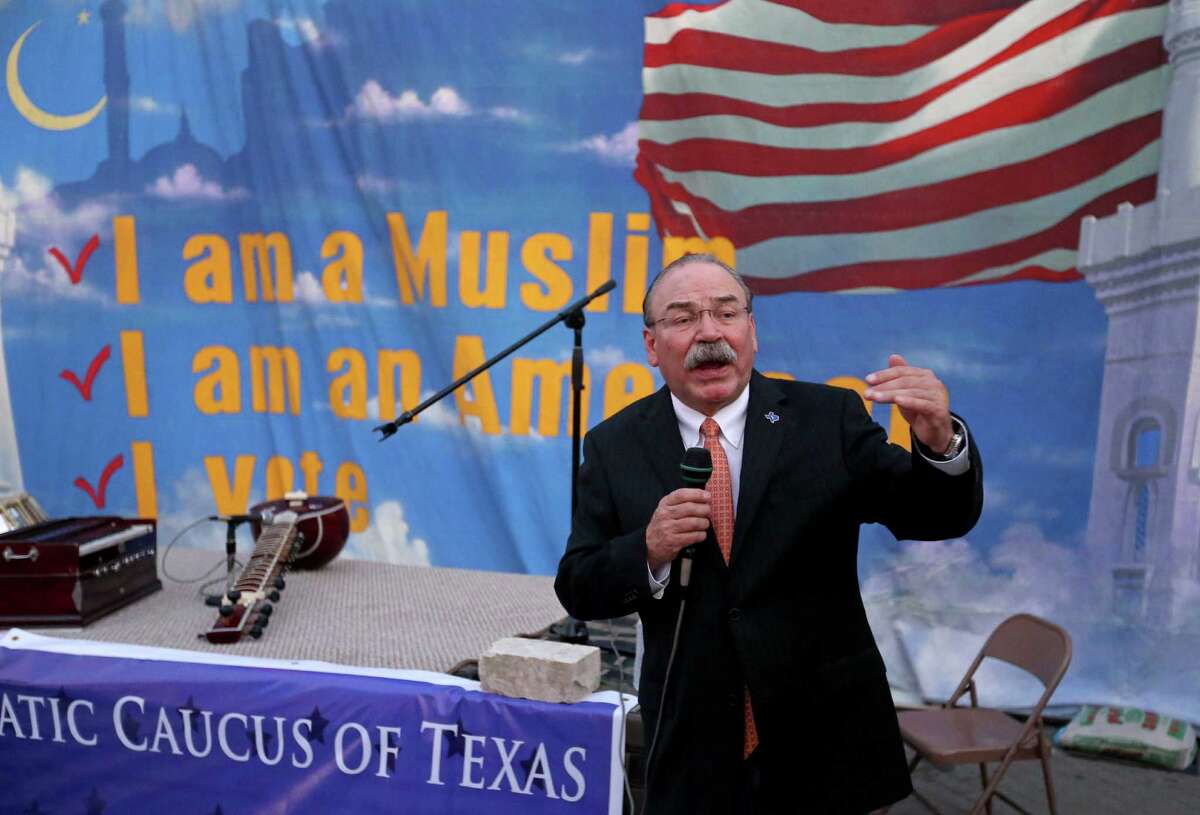 Democratic party touts the leadership of large municipal mayors