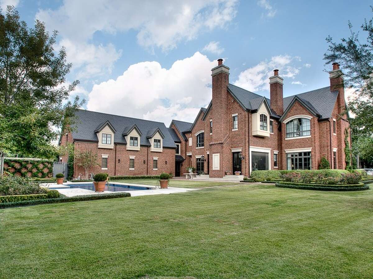 Tony Buzbee is hosting Donald Trump's Houston fundraiser. Who is he?