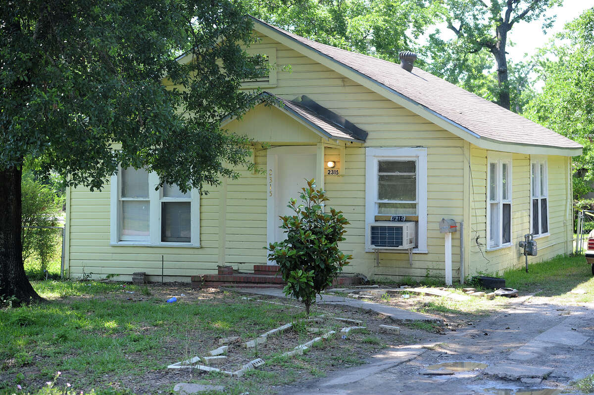 Woman acquitted in deadly stabbing over Mother's Day gift