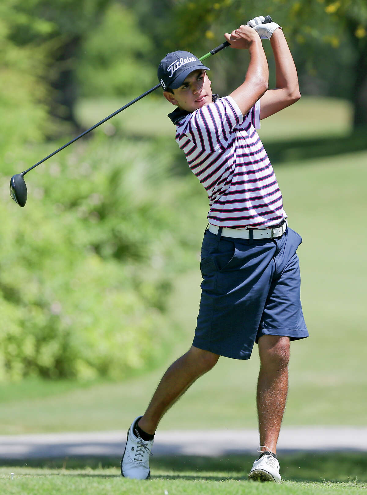 Strong second round propels Sewell to lead at Texas Amateur