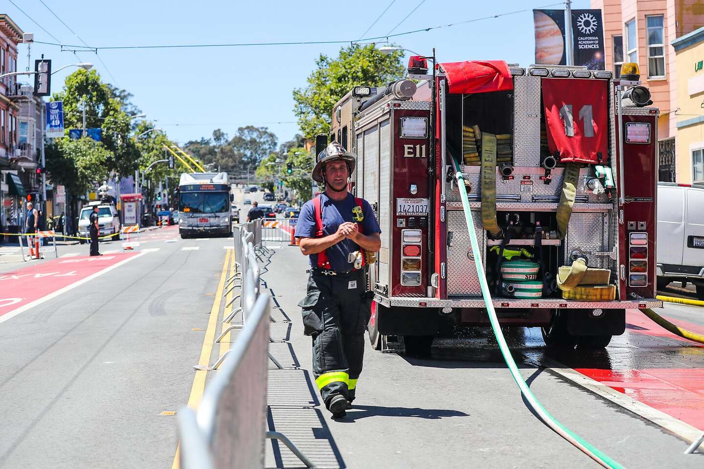 42 displaced as firefighters contain huge 5-alarm fire in Mission