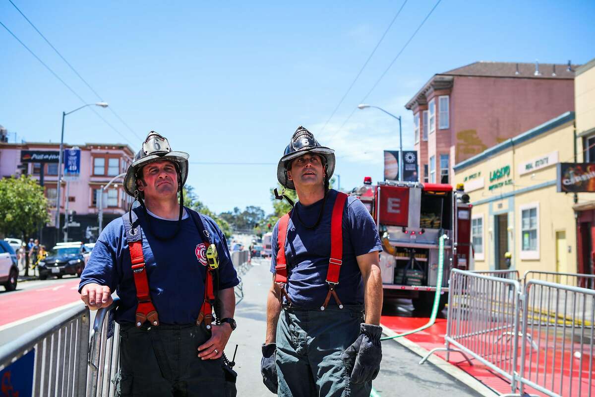 42 displaced as firefighters contain huge 5-alarm fire in Mission