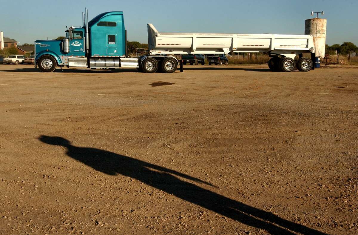 Bill Hall Jr. Trucking company withdraws Chapter 11 reinstatement