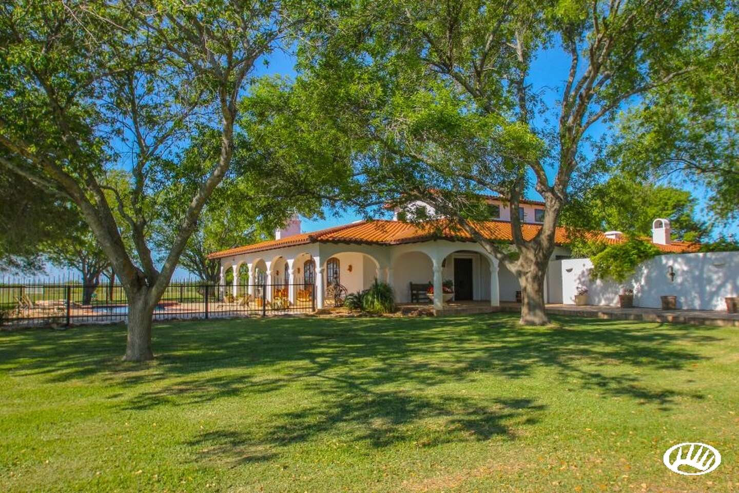 Ex-MLB All-Star Chipper Jones drops price on his Double Dime ranch from ...