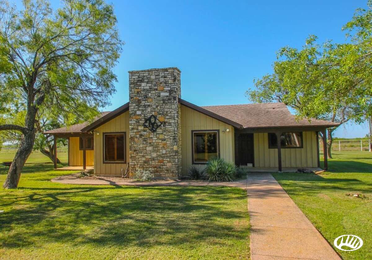 Ex-MLB All-Star Chipper Jones drops price on his Double Dime ranch from ...