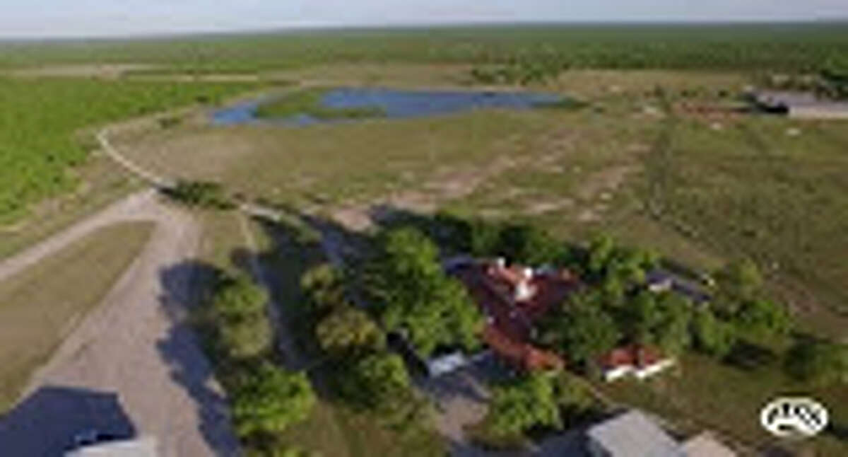 Ex-MLB All-Star Chipper Jones drops price on his Double Dime ranch from ...