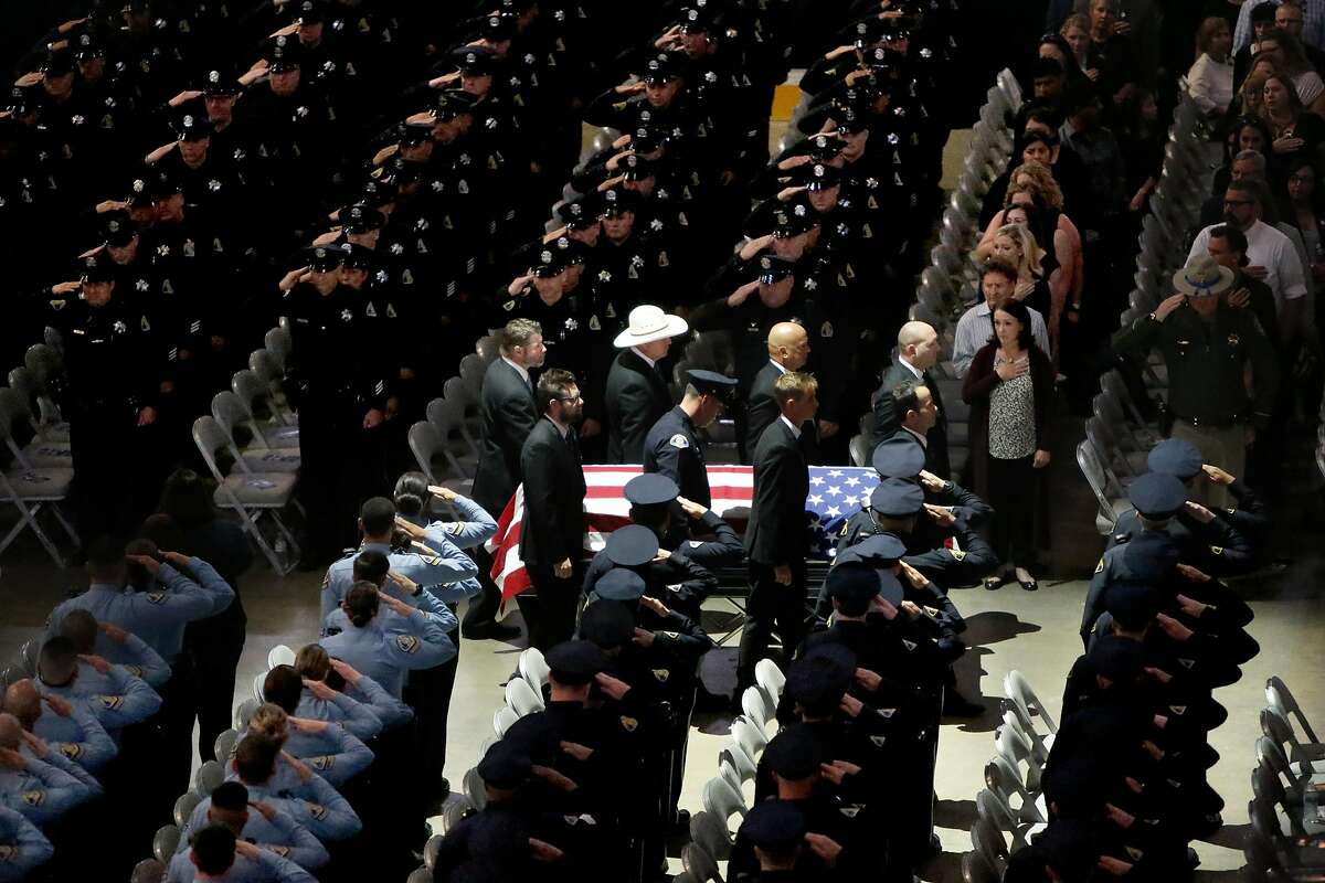 Thousands pay tribute to San Jose police officer killed in crash