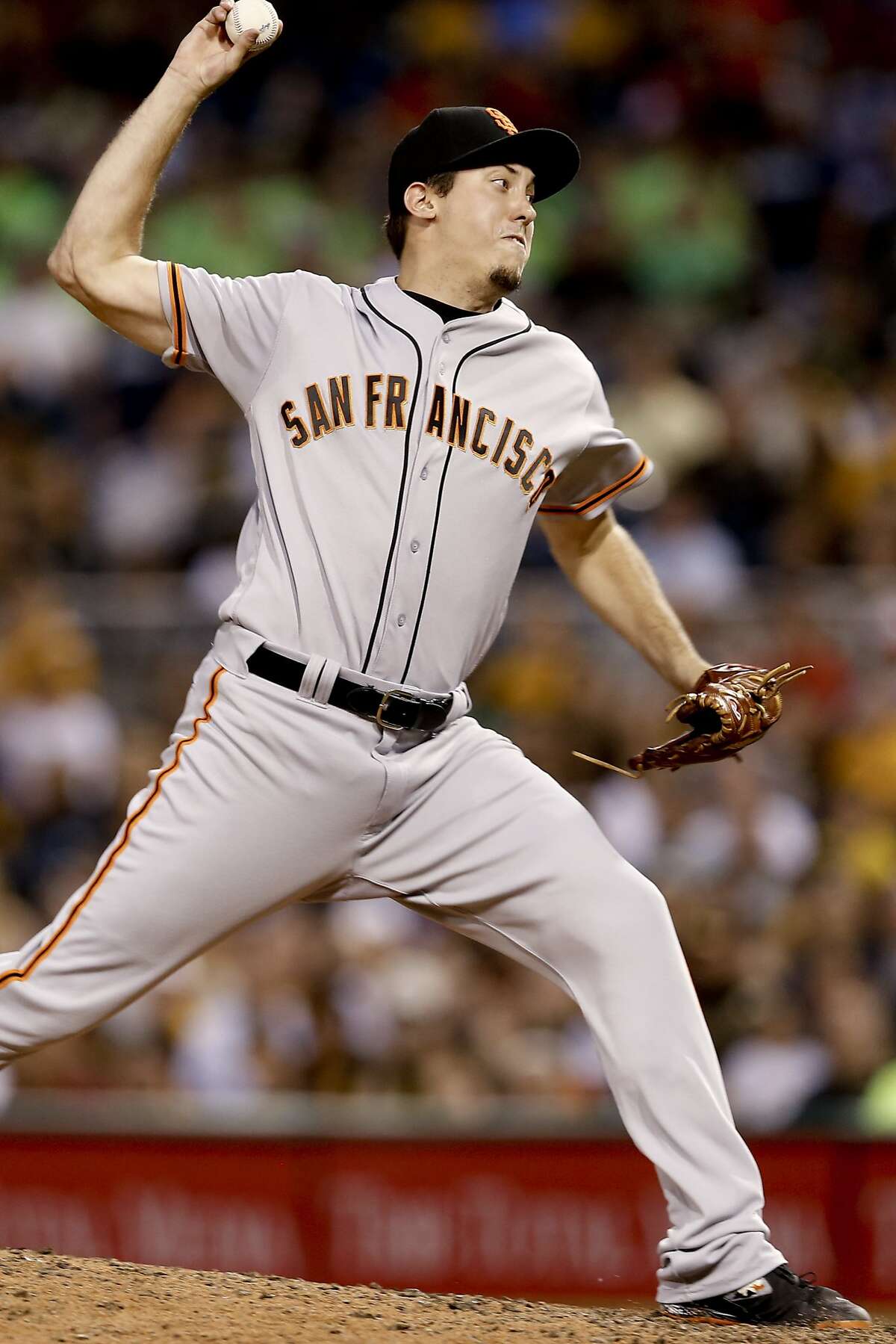 Derek Law is key as Giants overcome 5-run deficit to beat Pirates