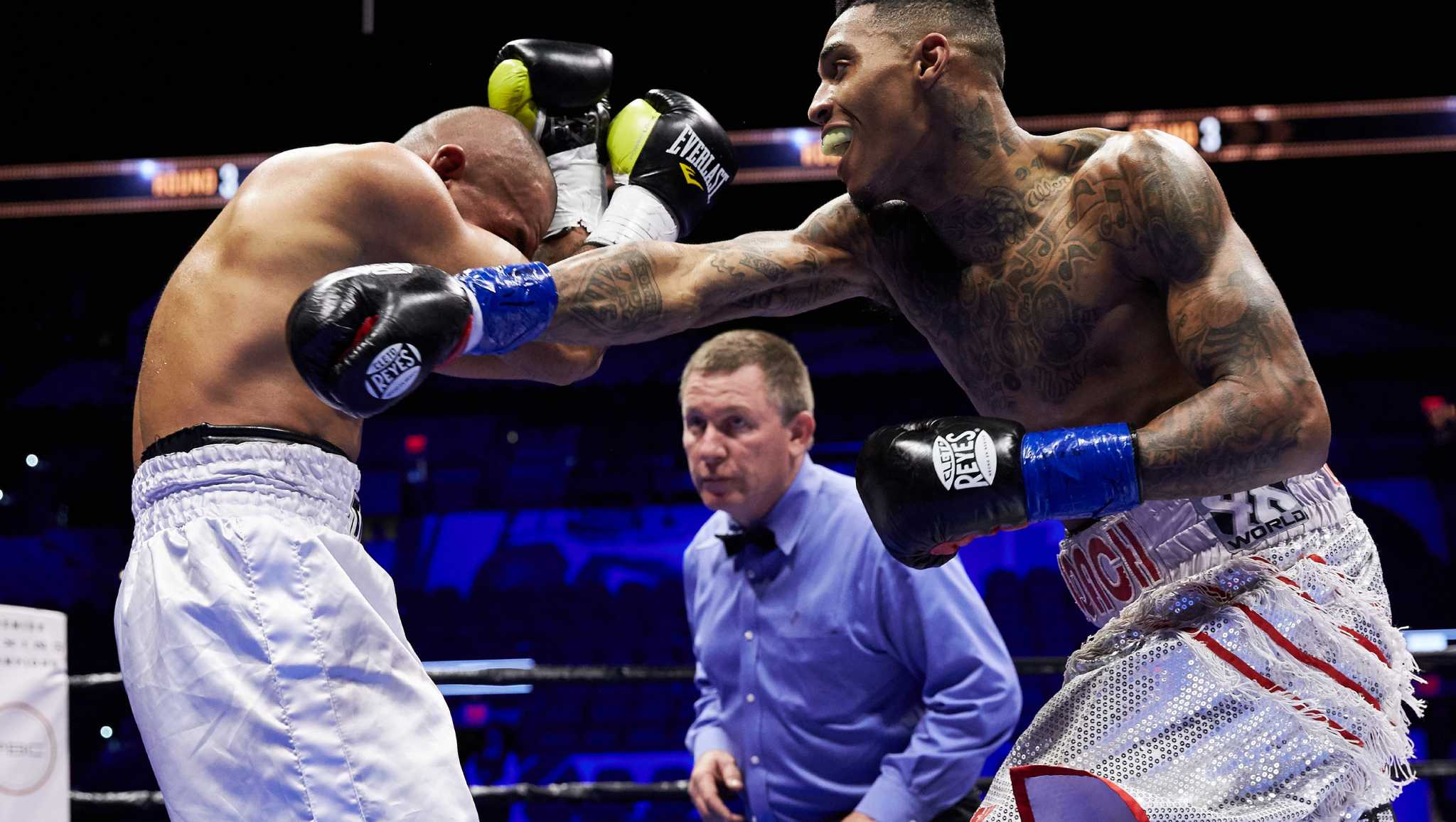 Six area boxers highlight Saturday pro card