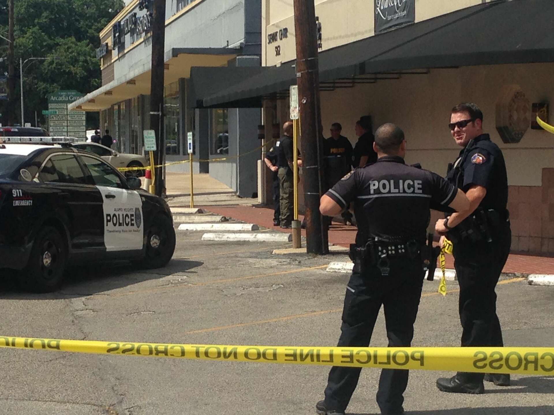 Police: Woman in Alamo Heights punches man in head with key in hand ...