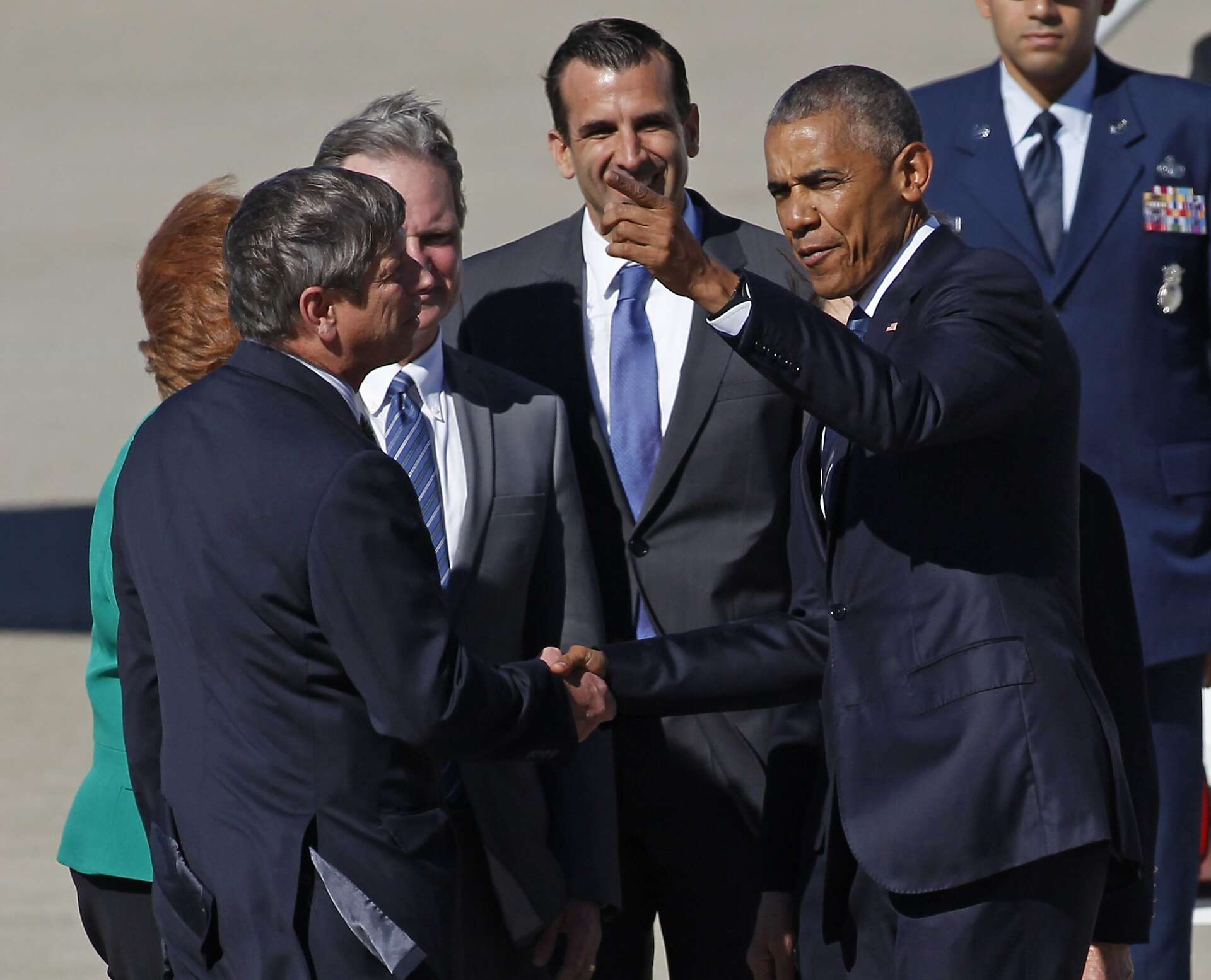Obama lands in Bay Area for Stanford entrepreneurship summit