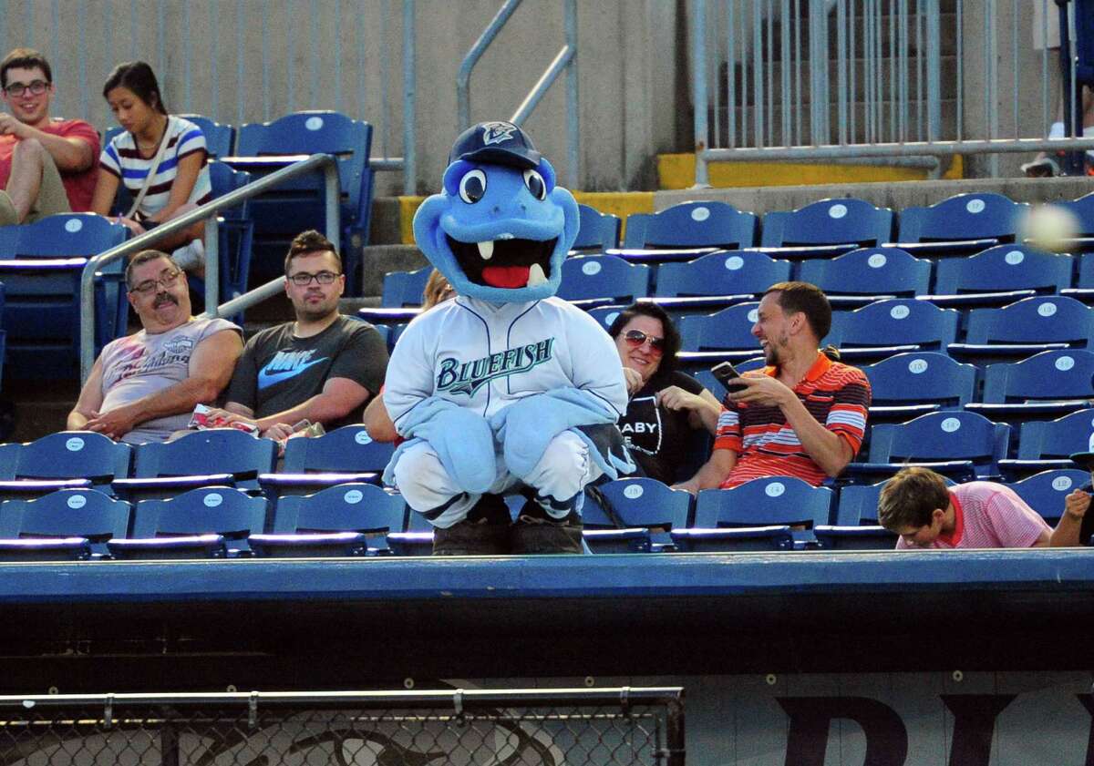 Bluefish win in 10 innings