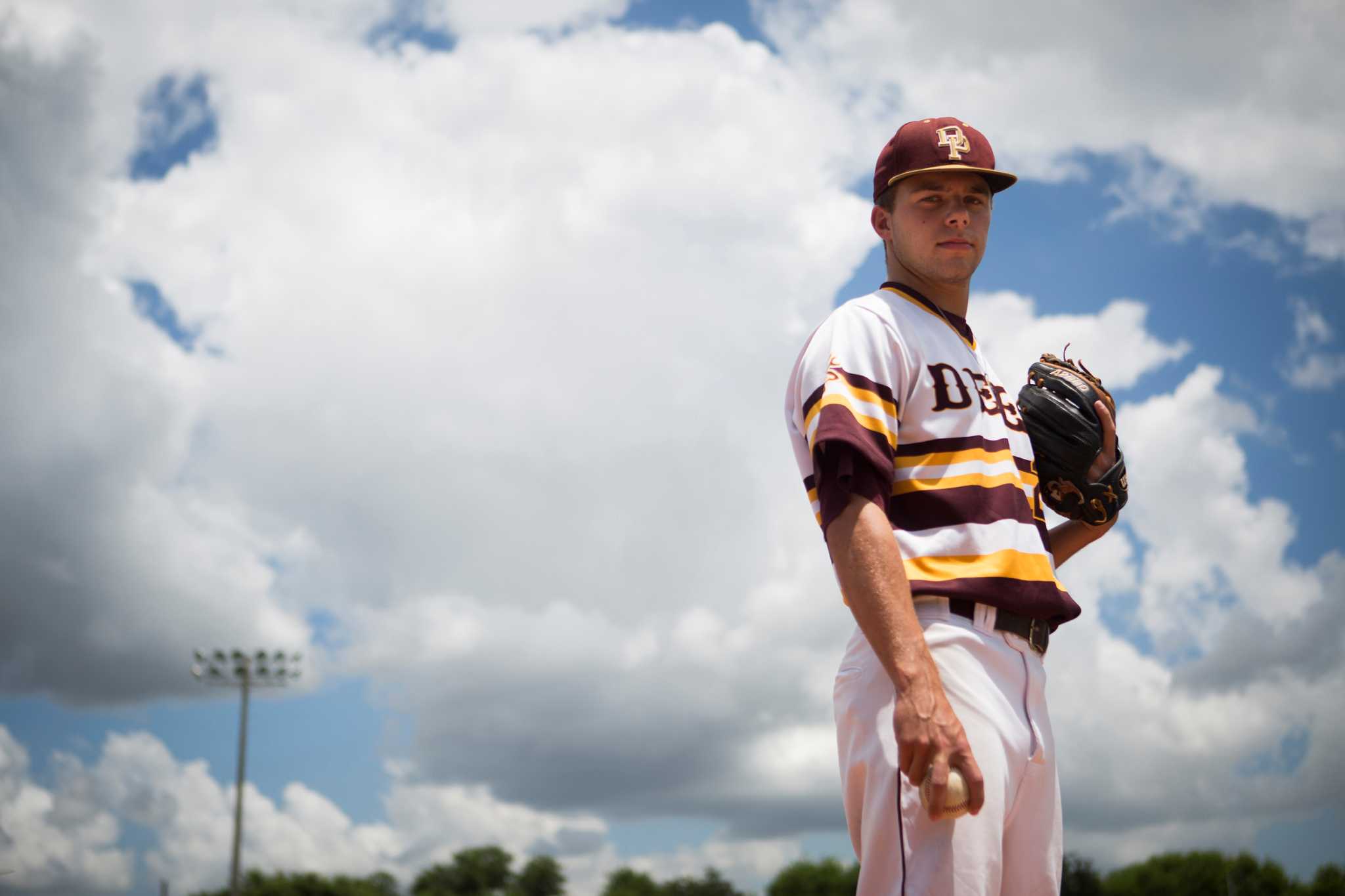 Deer Park's Cameron Thompson defines perfection on the mound