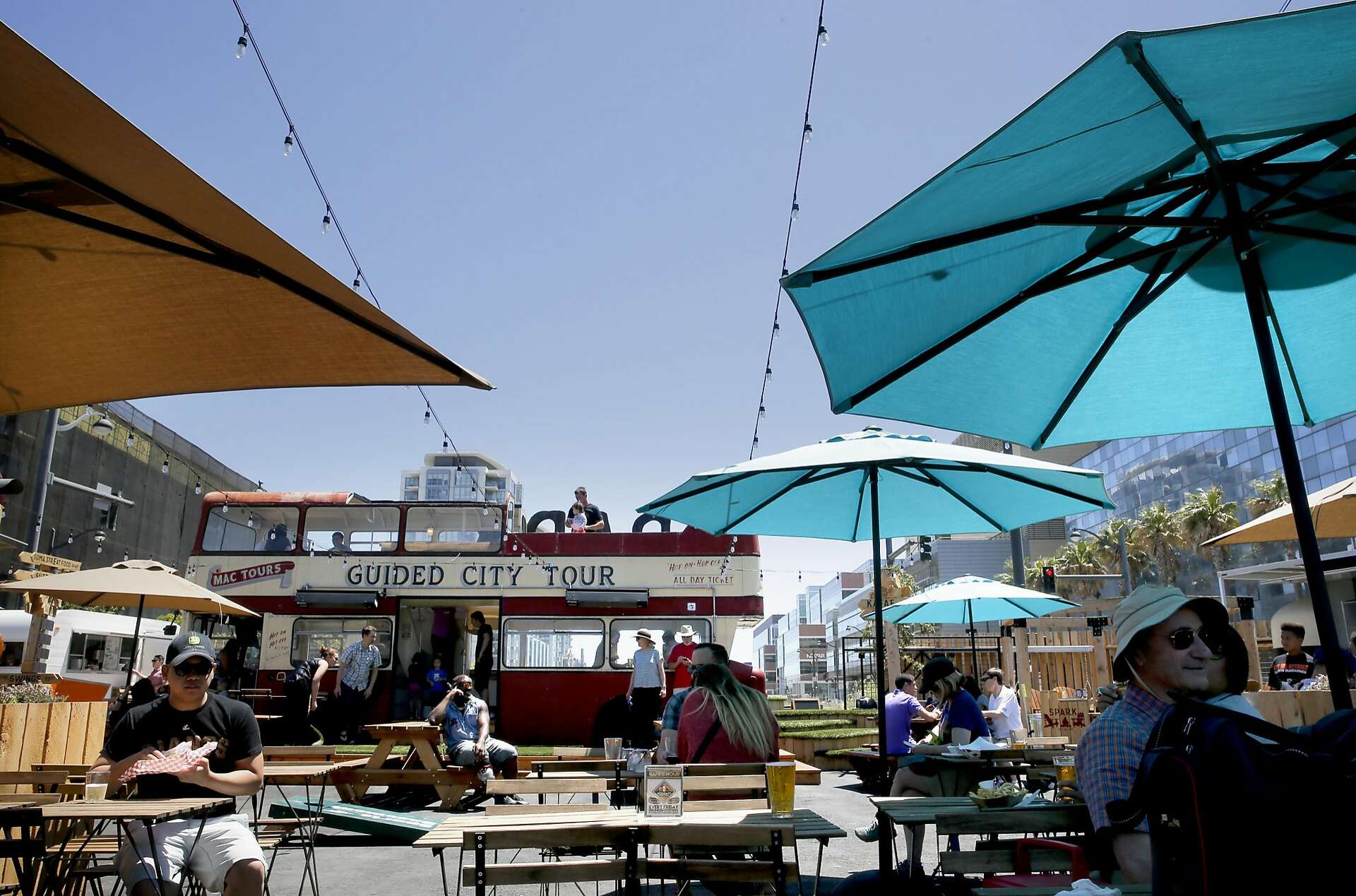 New Mission Bay food truck park provides local gathering spot