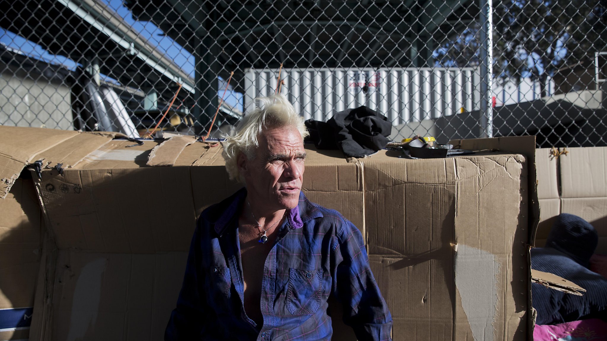 Homeless hairdresser helps others look, feel better