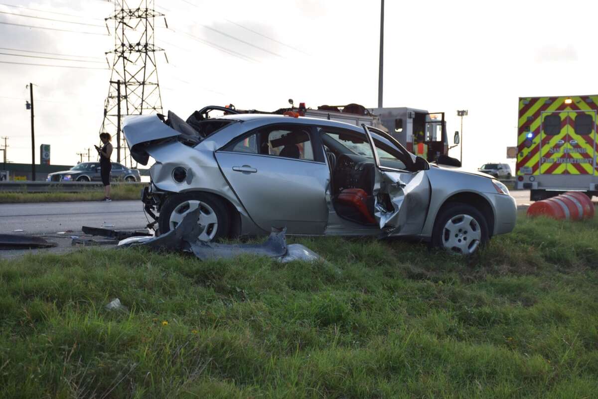 Emergency Crews Shut Down Highway After Wreck On Loop 410