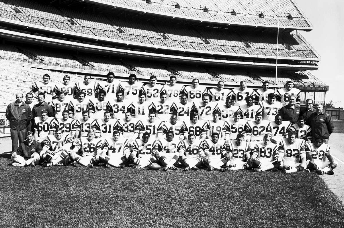 Buddy Ryan, mastermind of NFL defenses, dies at 82