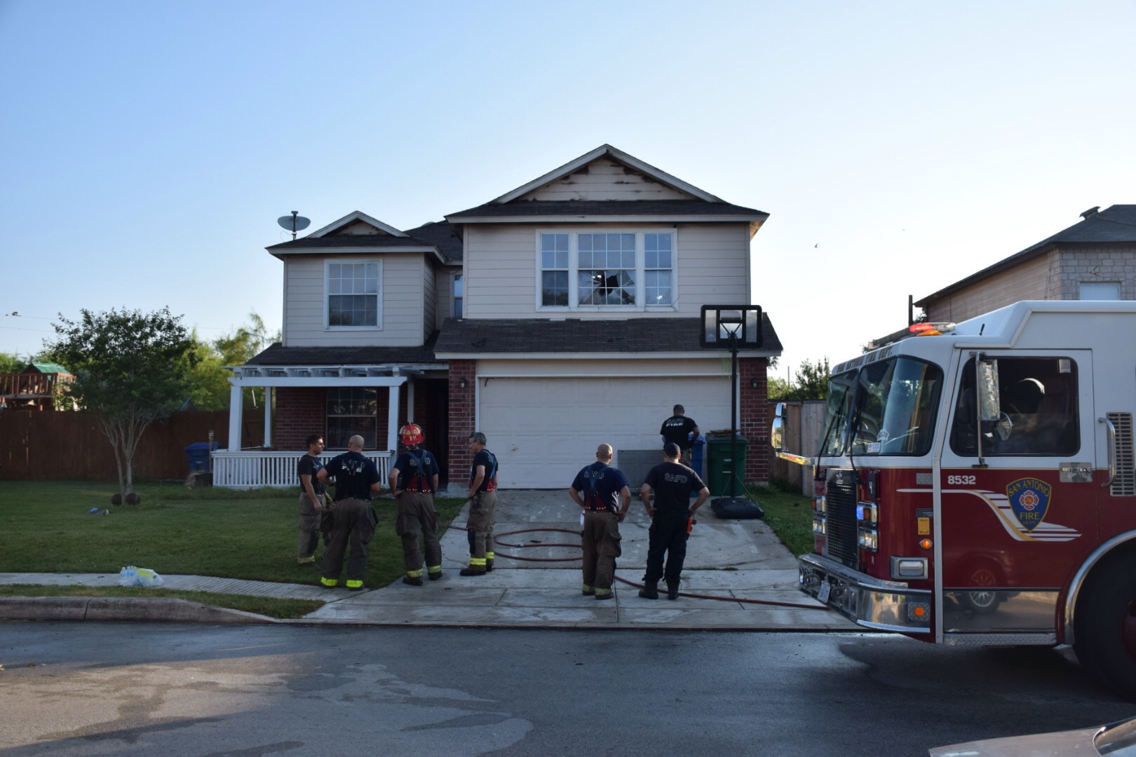 Fire completely engulfs family of four's Northwest Side home, possibly ...