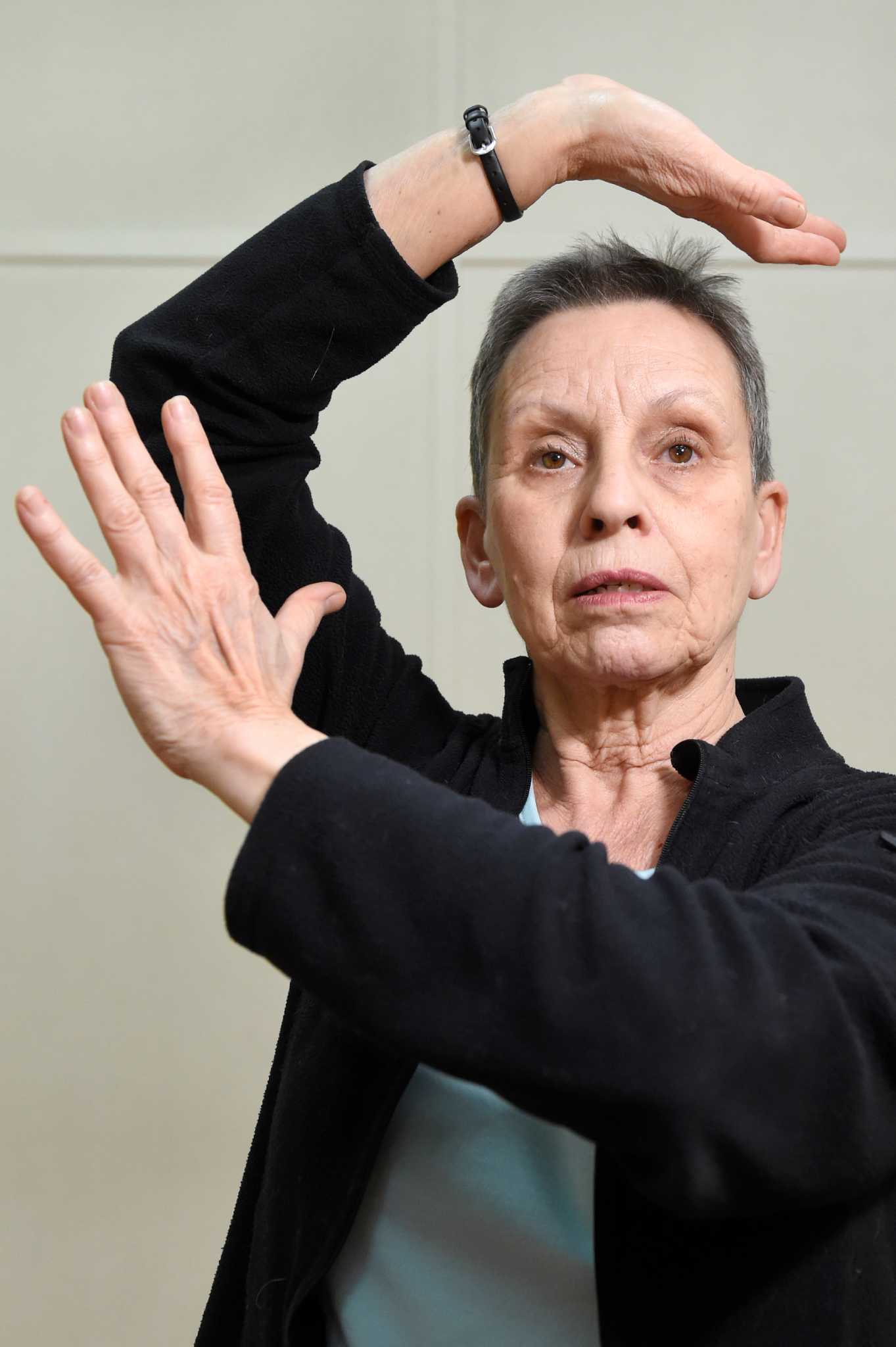 Sinopoli wades online with new performances