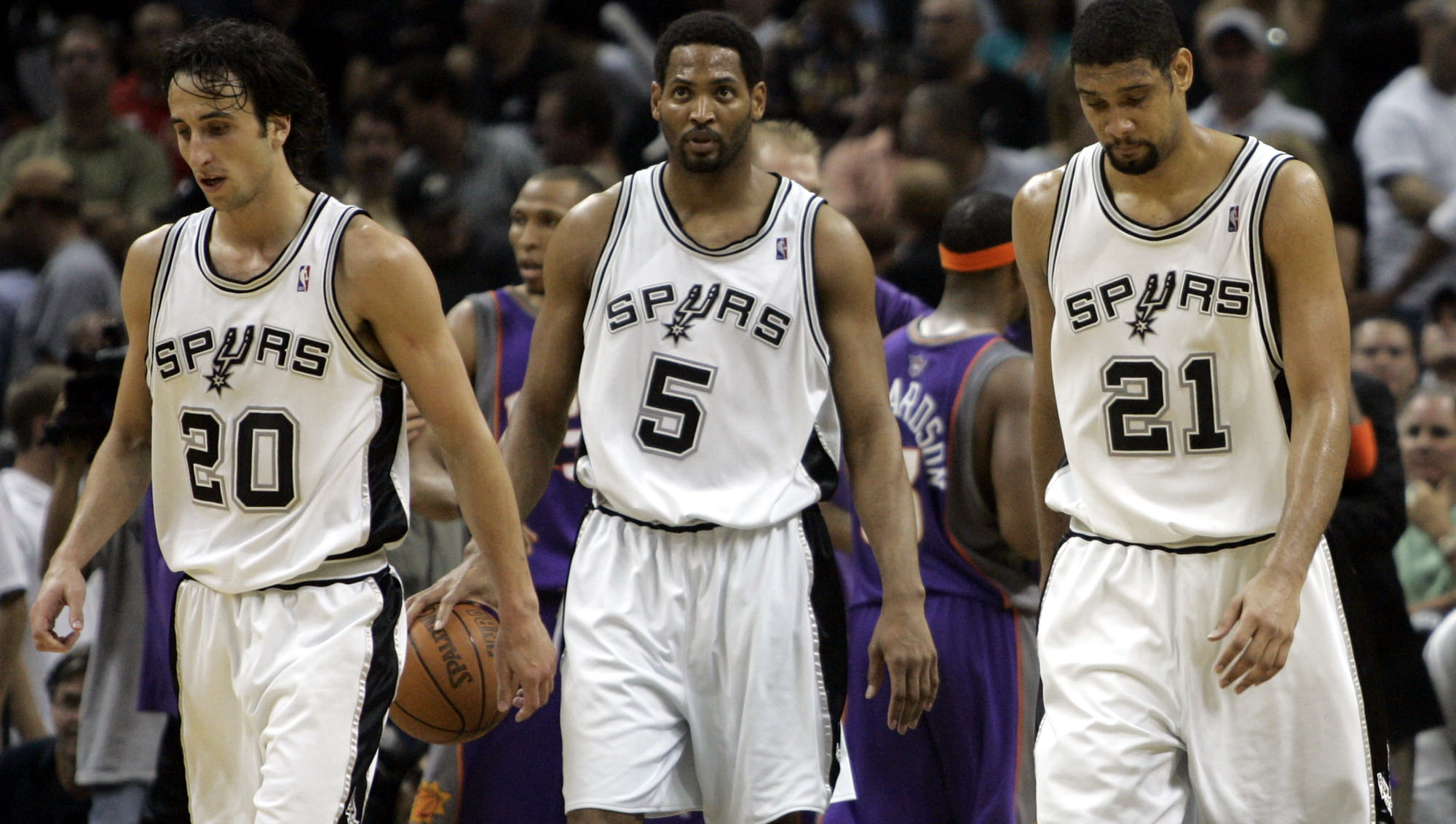 Fans 'disown' former Spur Robert Horry after he appears to take dig at ...