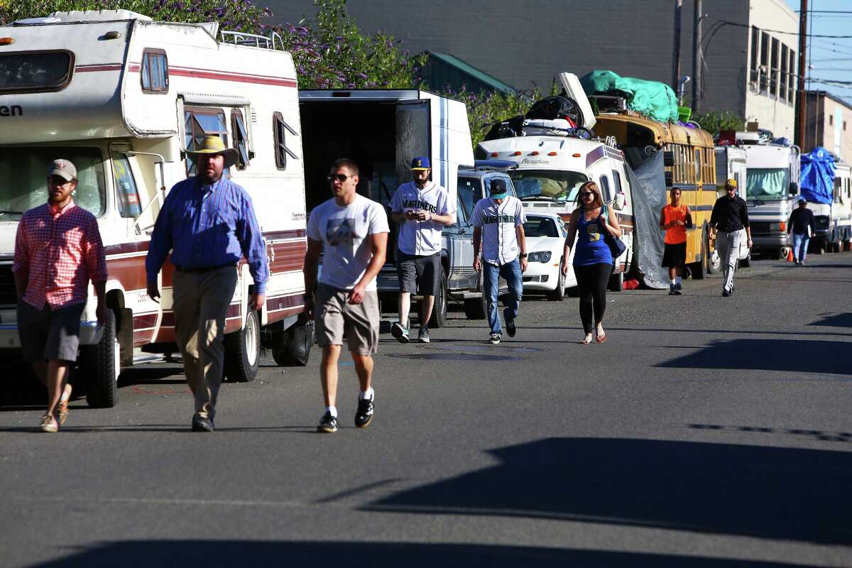 Seattle's RV dwellers: A stone's throw from homeless