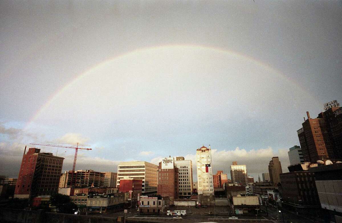 30 years ago: Closing time at the Shamrock, Fame City, Hands Around Houston