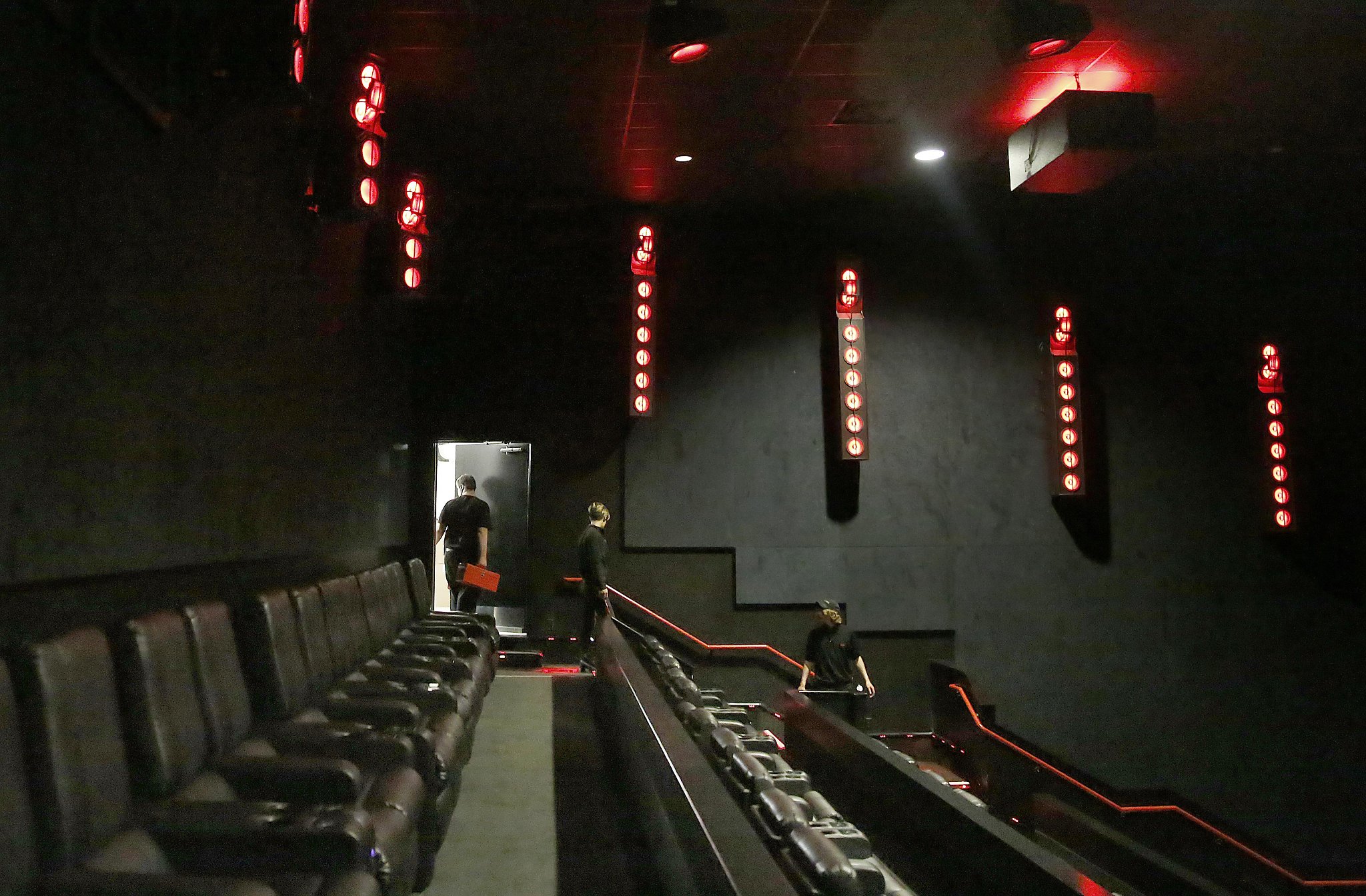 Theaters hope tech advances draw viewers