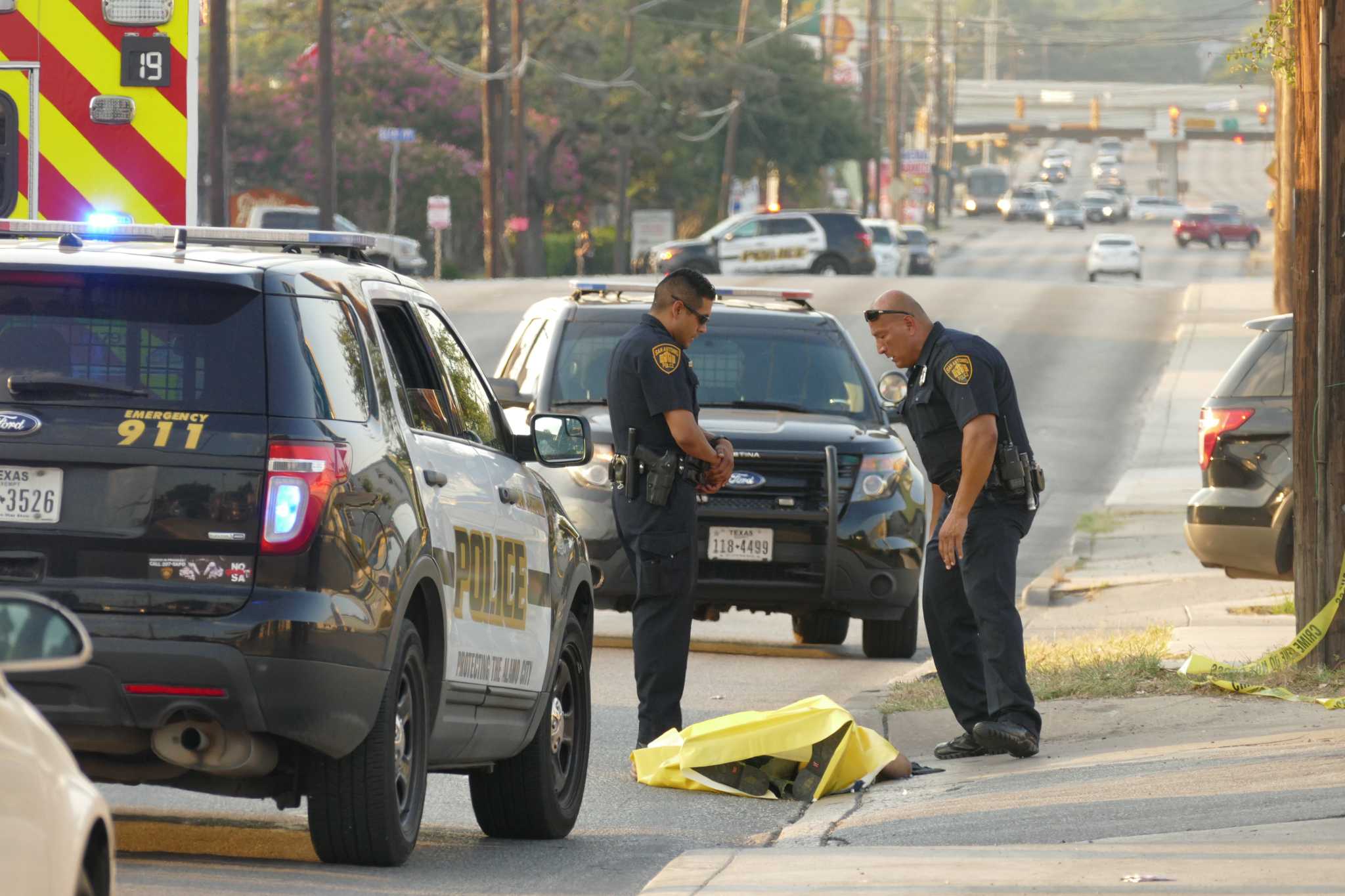 Man gunned down while walking on North Side sidewalk