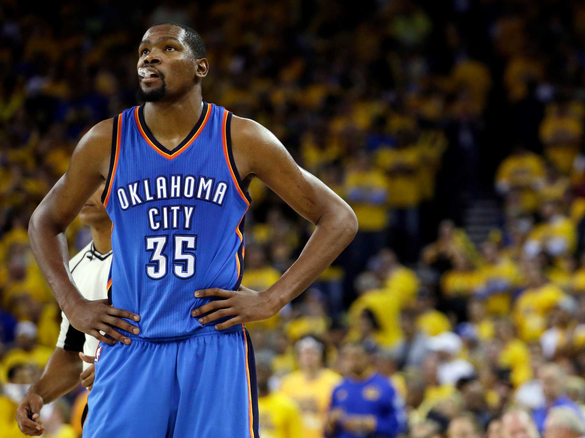 KD heading for Warriors in stunning free-agent move