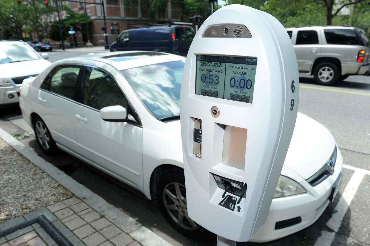 Cutting-edge parking meters tested downtown