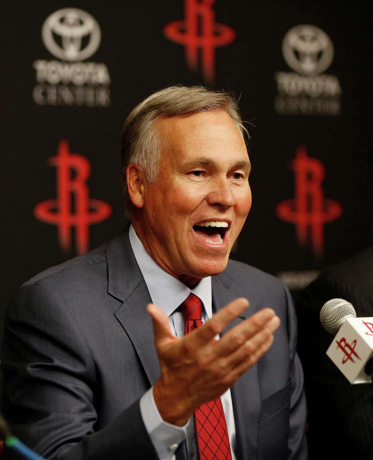Rockets' Mike D'Antoni maintains youthful approach to coaching