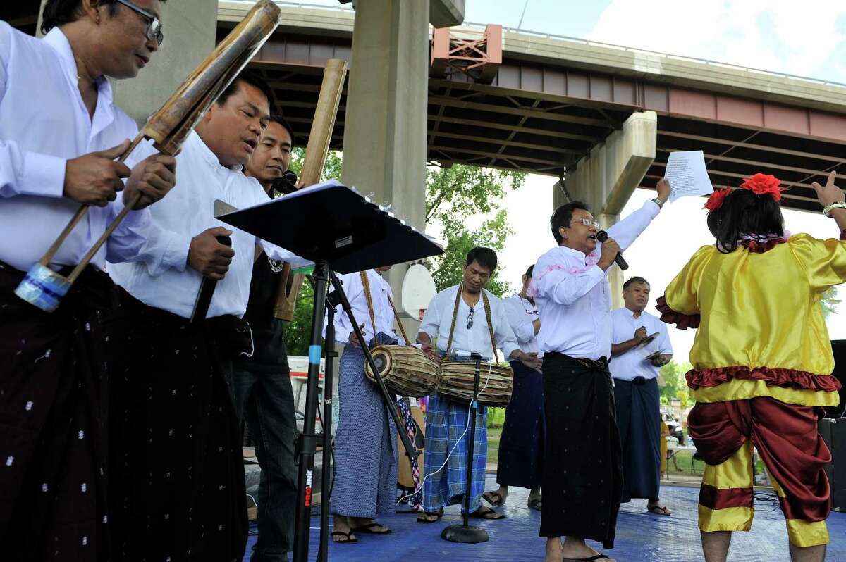 Burmese celebrate traditional festival