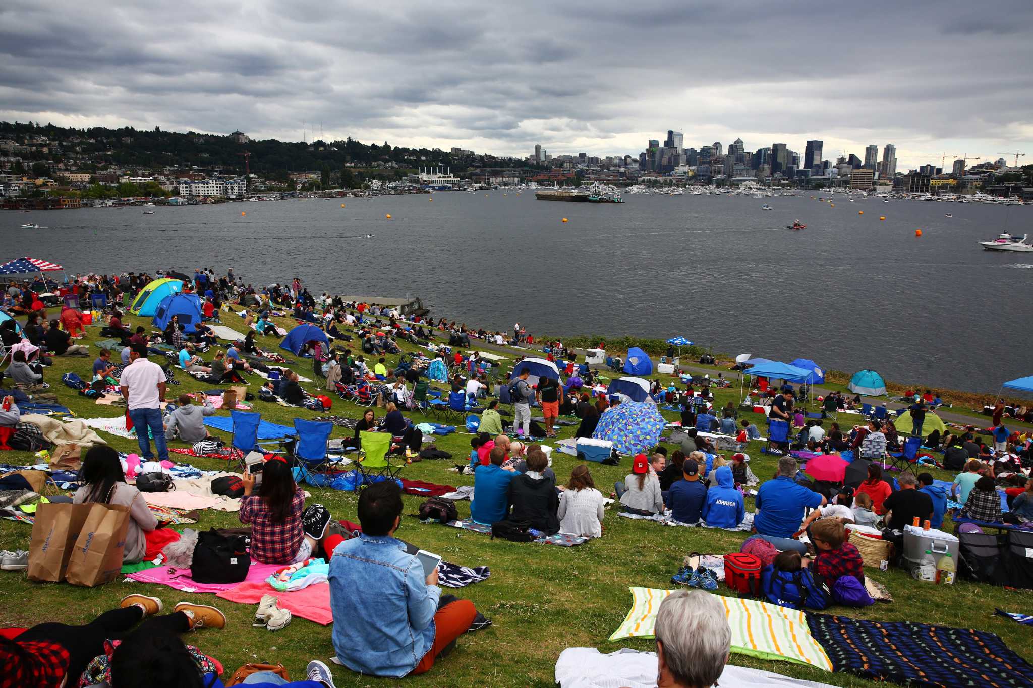 13 items every Seattleite must carry in their car