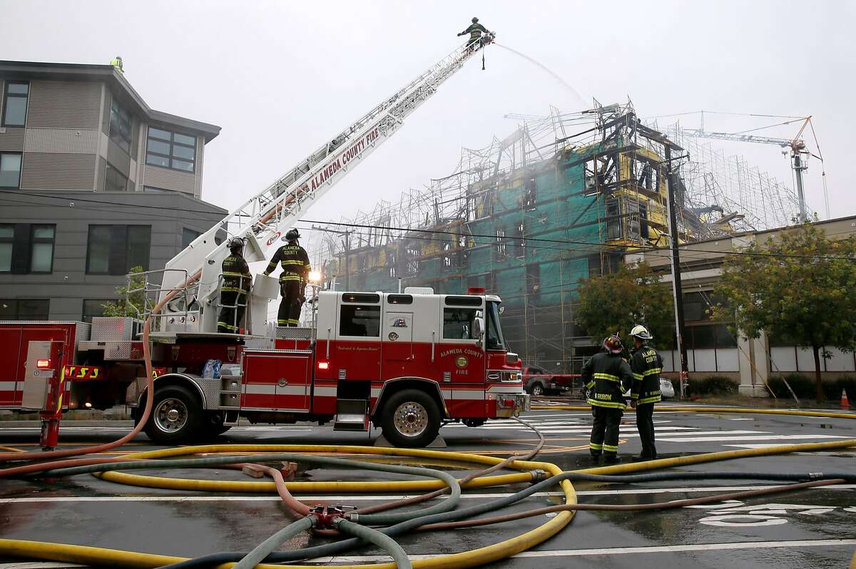 Fire destroys unfinished complex in Emeryville, spreads to homes