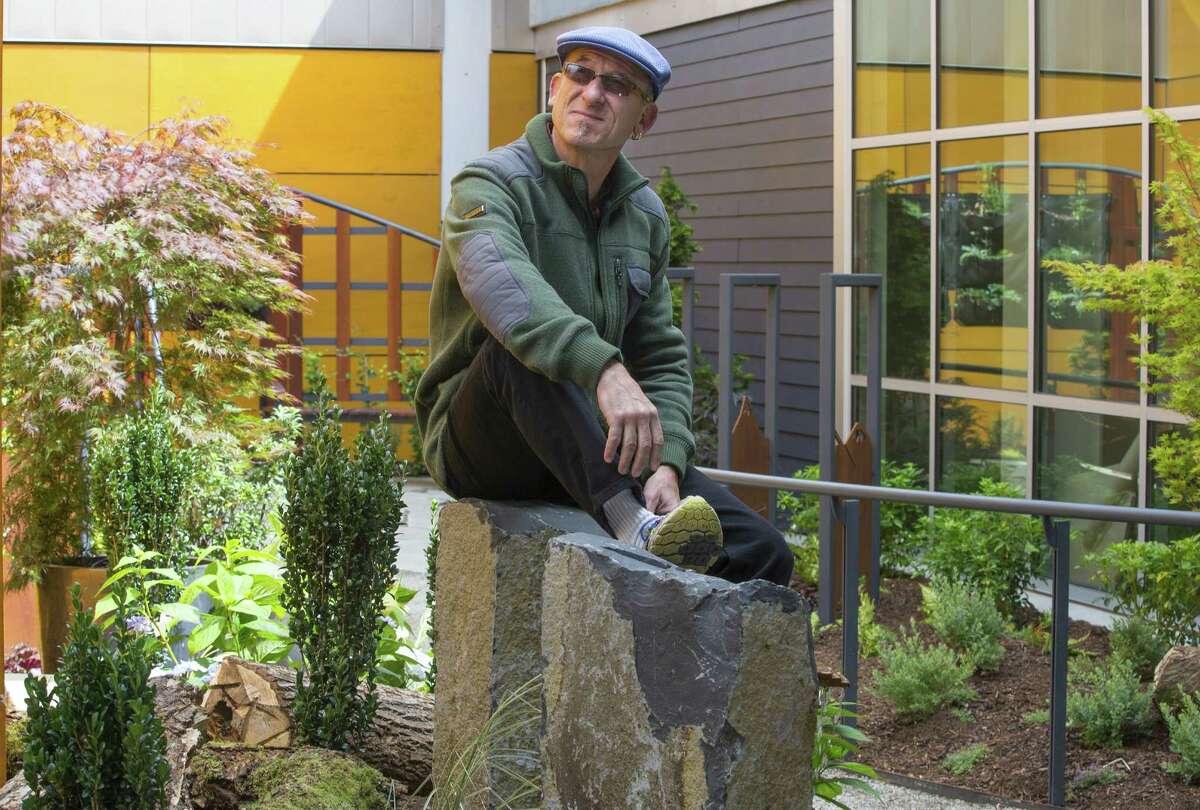 Healing gardens reduce hospital stress