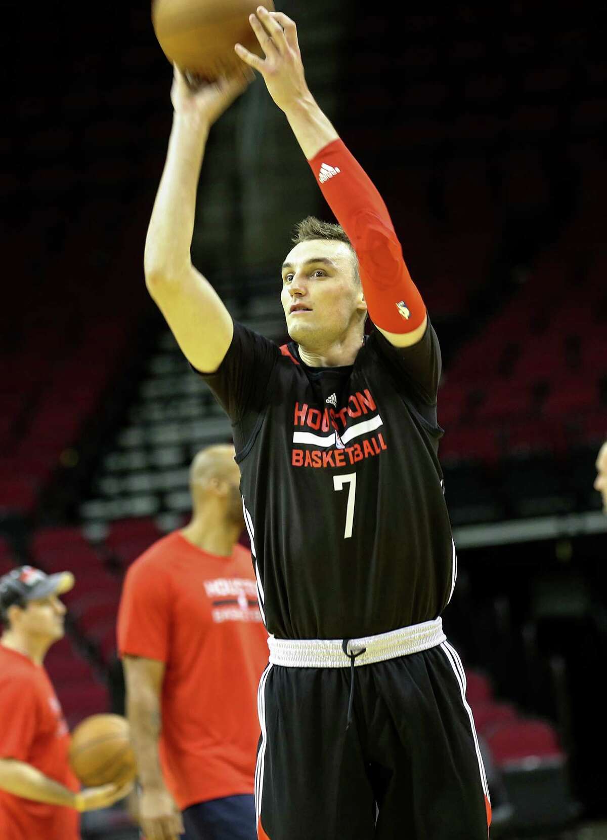 Rockets' Sam Dekker seeing results from extra work on shot