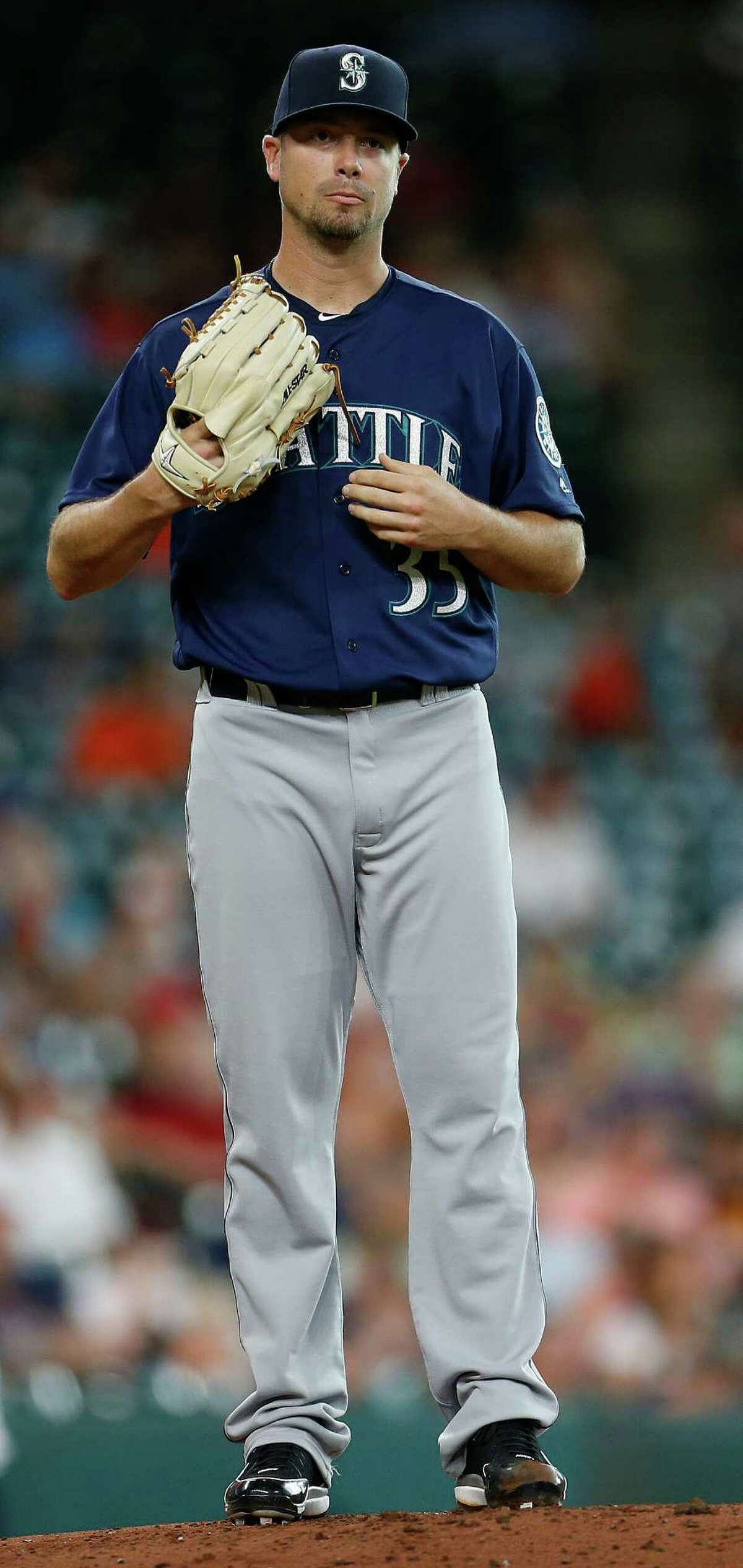 Simone Biles throws out Astros first pitch in style