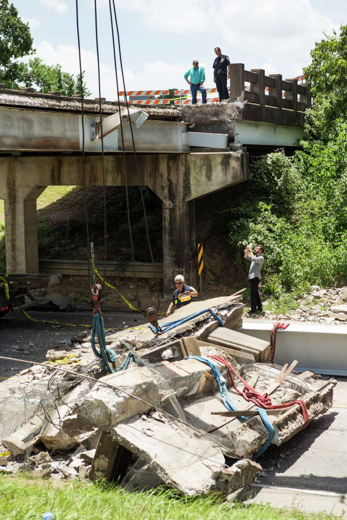 Girl killed, mom hurt as truck collision with Sealy bridge sends debris ...