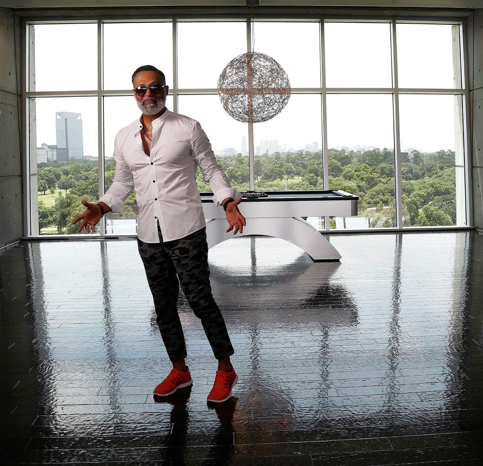 Meet #MrStealYourGrandma, Houston schoolteacher turned internet sensation