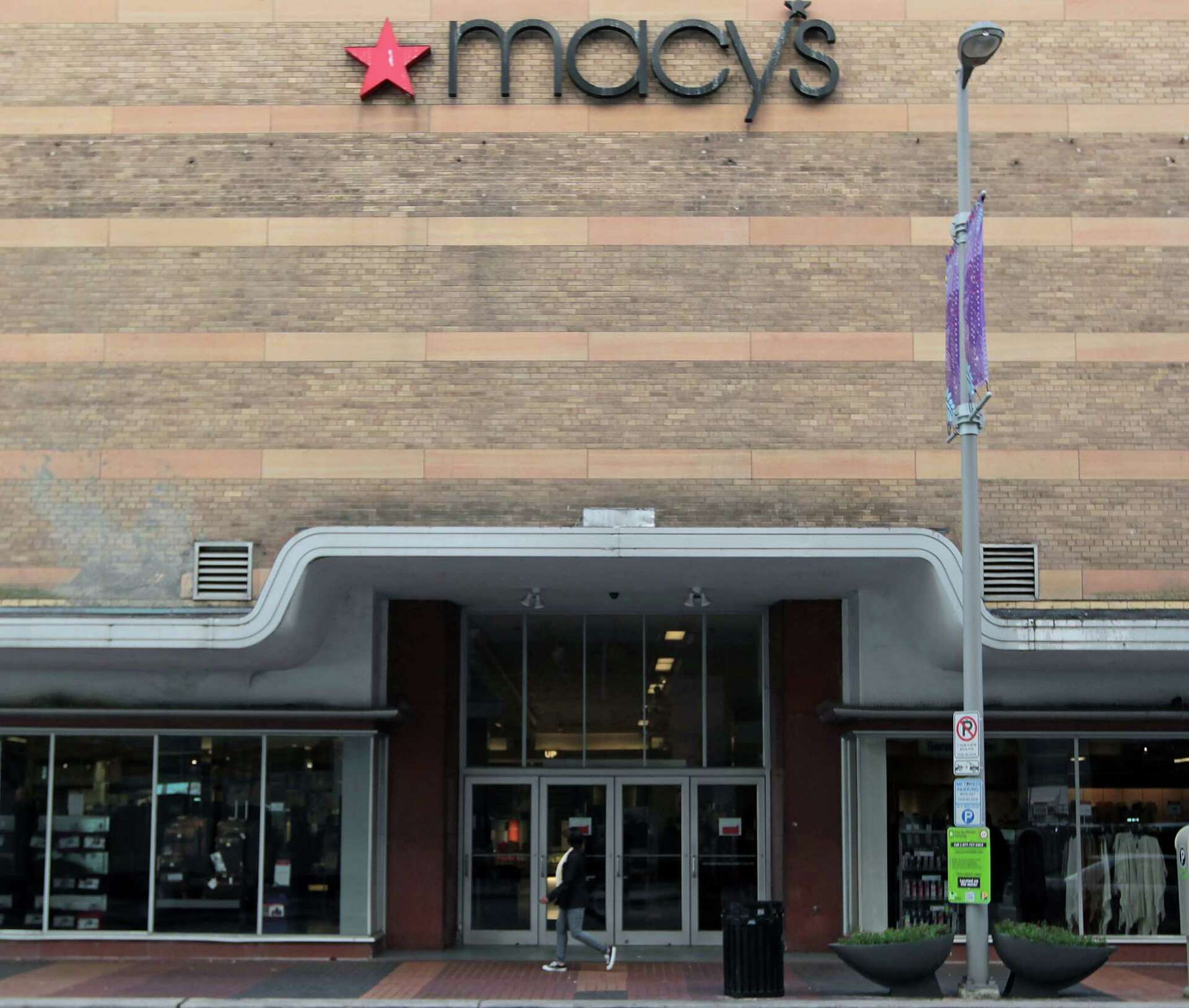 Buildings put a price on name recognition