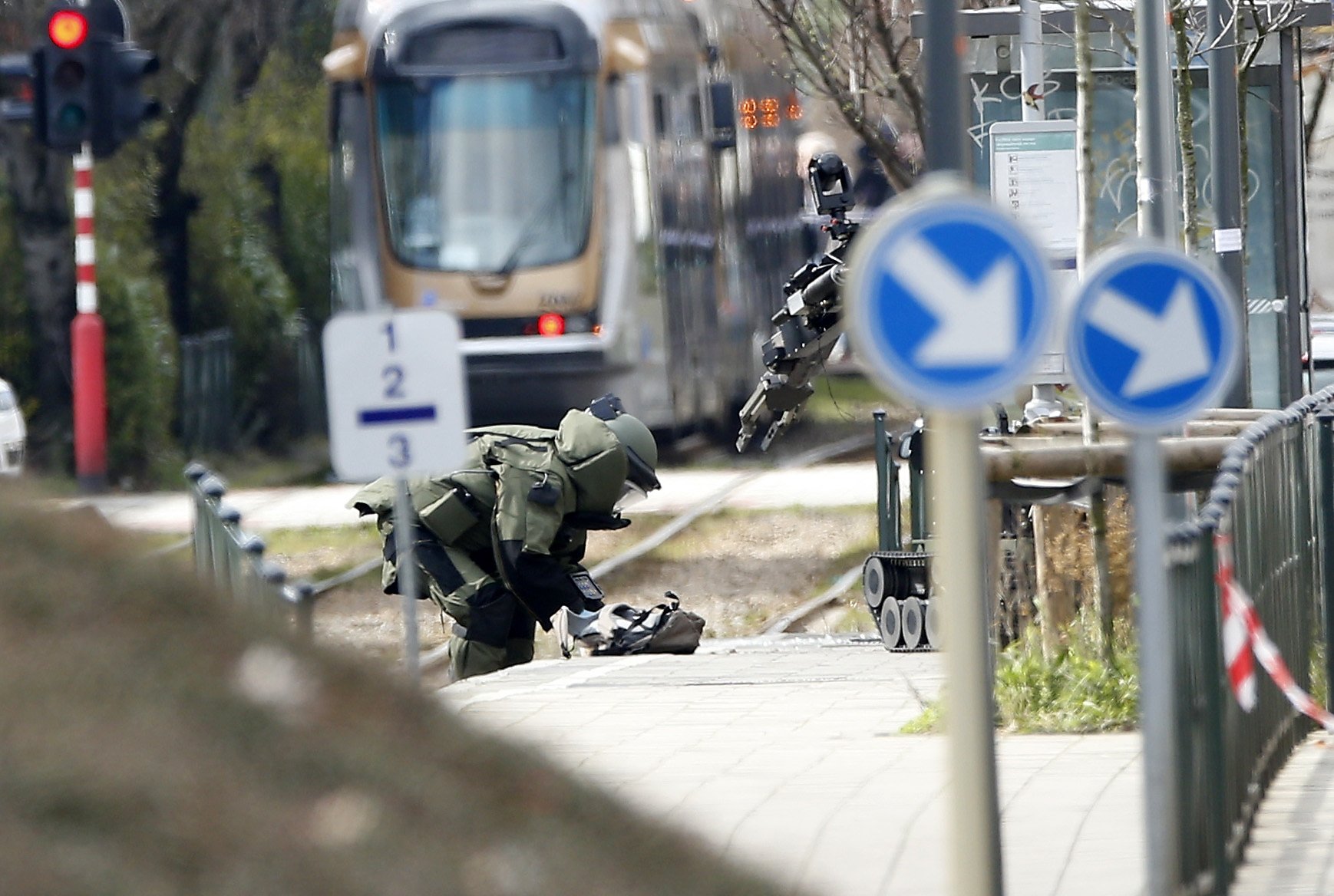 Use of robot to kill Dallas gunman spurs debate over killer tech