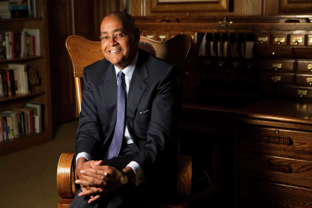 HISD pays bond firms $7 million in fees without competitive bidding