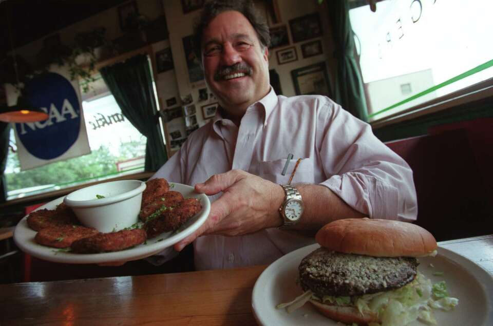 Longtime Houston restaurateur Frankie Mandola dies at 68