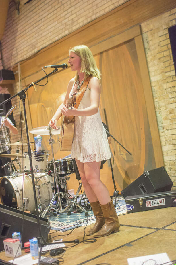 Photos: Rachel Laven presents her new album at Blue Star Brewing Co. - mySA